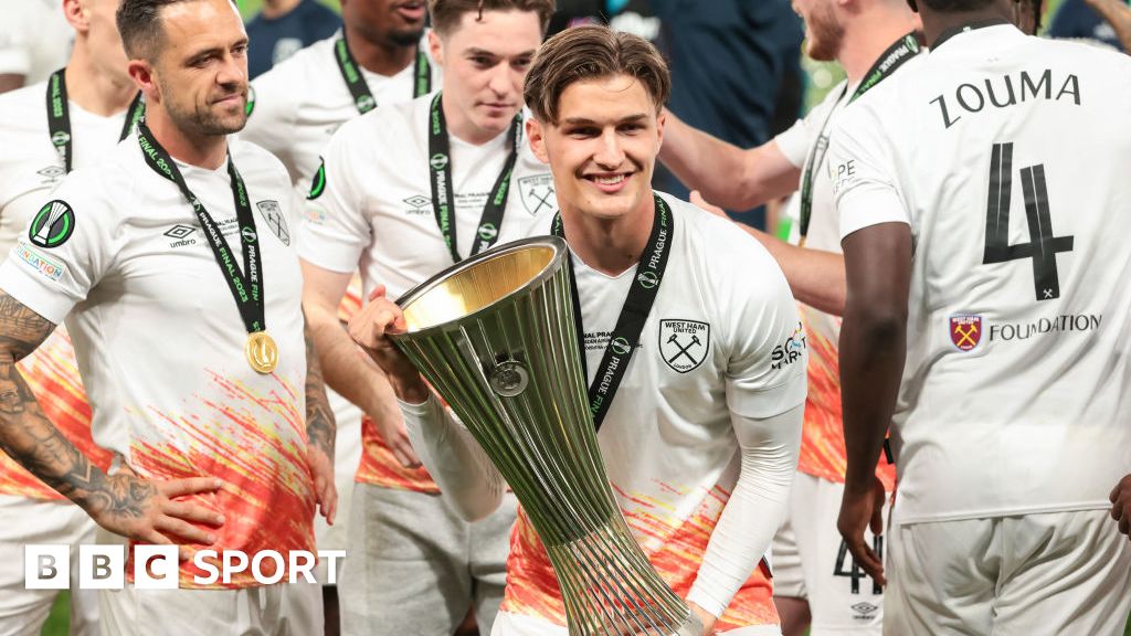 Freddie Potts signs new West Ham contract - BBC Sport