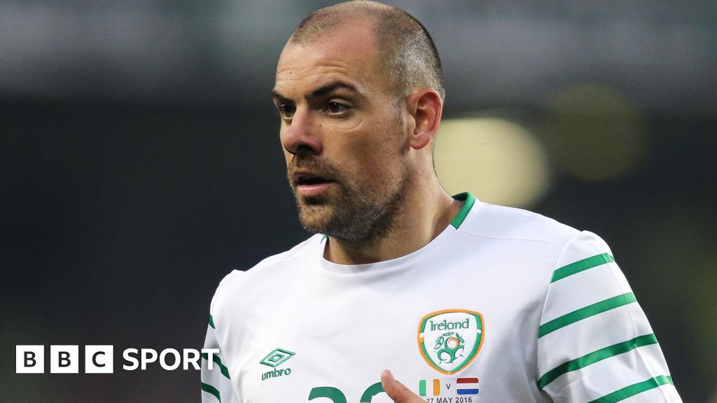 Darron Gibson: Republic of Ireland midfielder leaves Salford City after ...