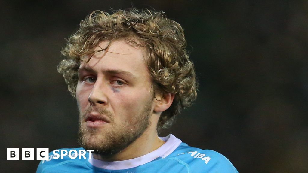 Gus Warr: Sale Sharks scrum-half signs new deal to end of 2026-27 ...