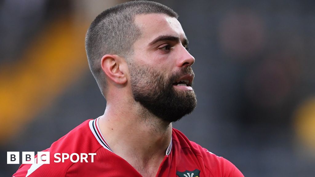 Wrexham's Elliot Lee hits back at Shrewsbury's Tom Flanagan after FA ...