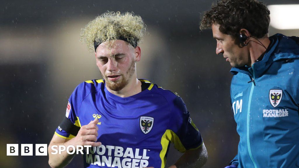 Nathan Young-Coombes: AFC Wimbledon striker out for 'several weeks ...