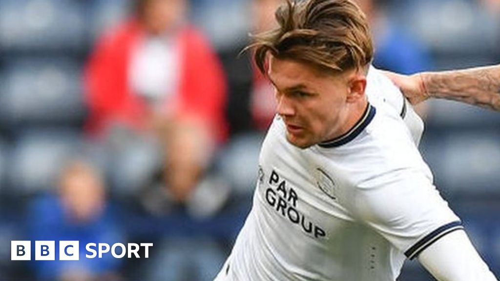 Lewis Leigh: Crewe sign Preston midfielder following Bromley loan - BBC ...