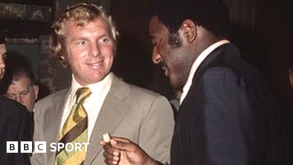 Bobby Moore: How an FA Cup night out soured England legend's West Ham ...
