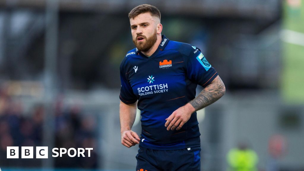 Luke Crosbie praises Sean Everitt's calm half-time team talk - BBC Sport