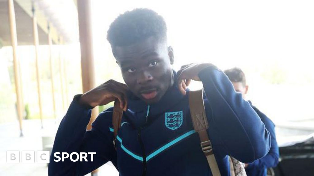 Arsenal: Southgate on decision to call up Saka - BBC Sport