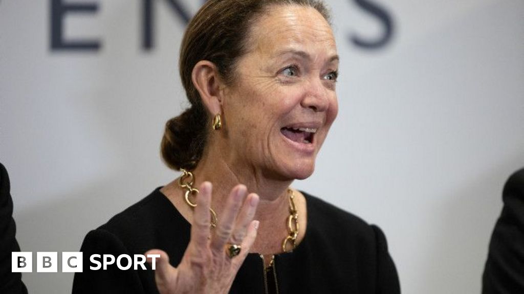 Hibs: Kit Gordon says family still have 'control' - BBC Sport