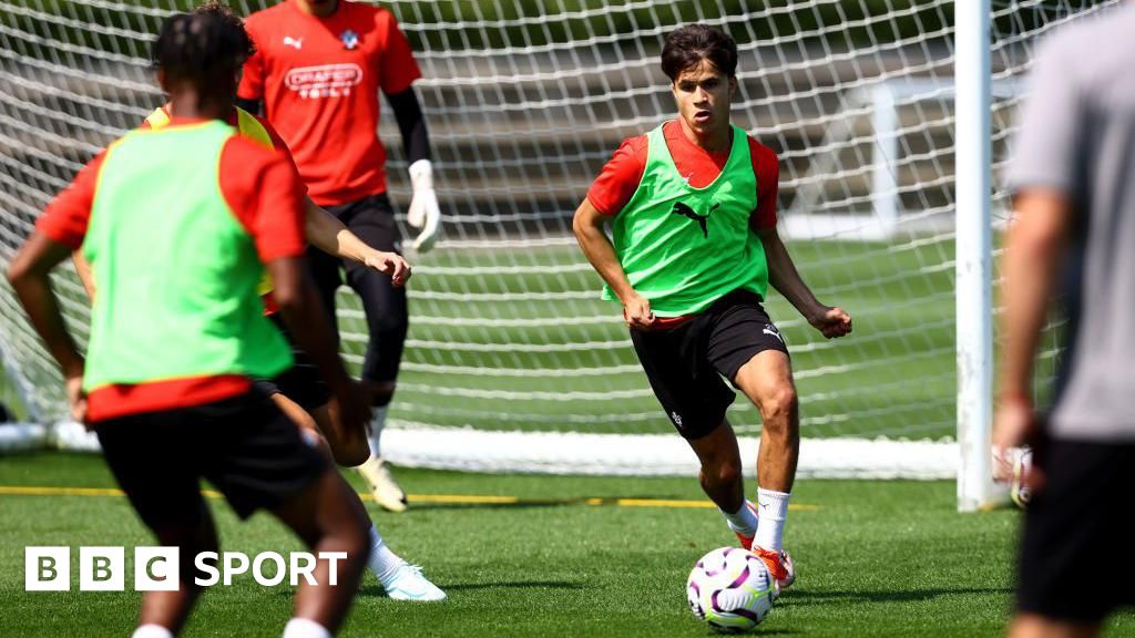 Southampton news: Larios eyes return from injury - BBC Sport