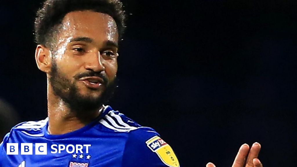 Jordan Roberts: Gillingham sign winger from Ipswich Town on loan - BBC ...