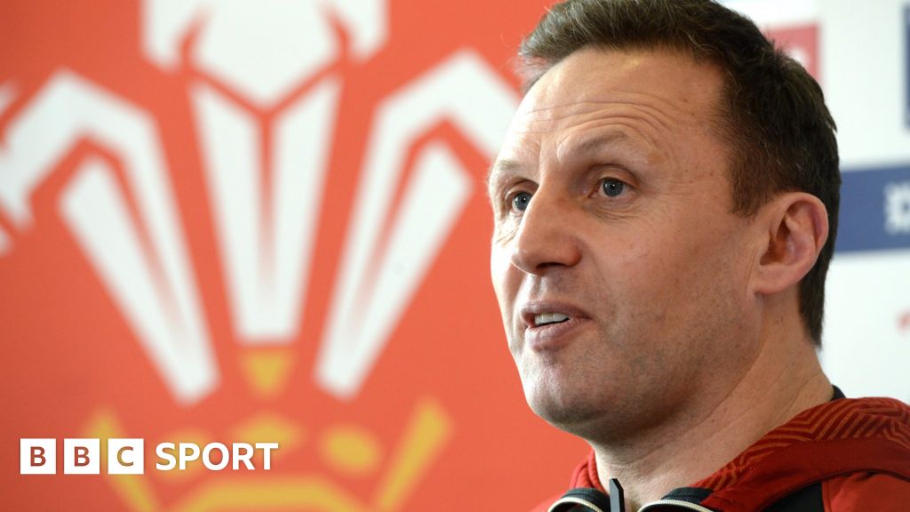 Jason Strange: Wales U20 coach set for Canada secondment - BBC Sport