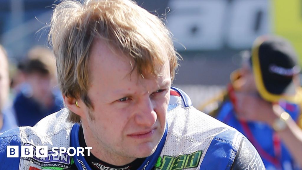 Isle of Man TT 2016: Lintin secures Lightweight victory - BBC Sport