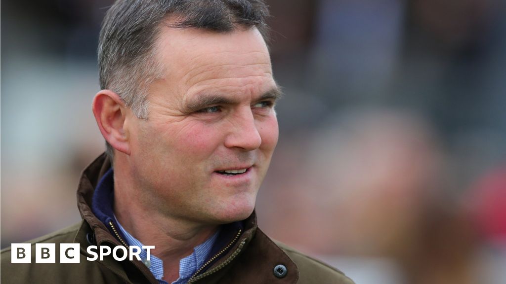 Welsh Champion Hurdle: Evan Williams-trained Silver Streak wins at Ffos ...