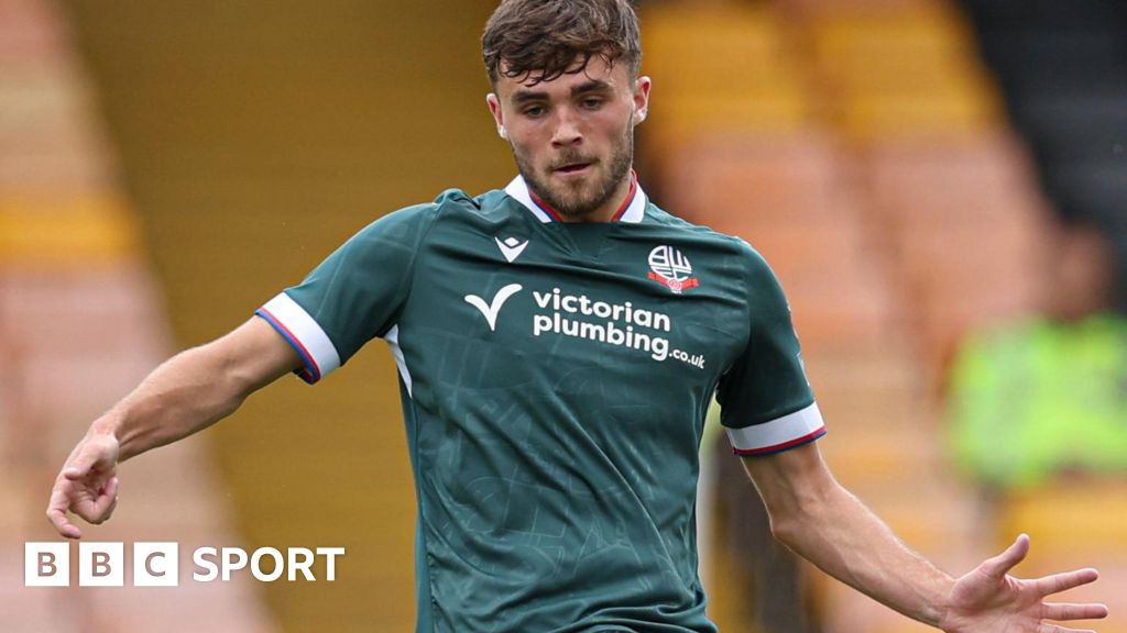 Max Conway joins Crewe Alexandra on loan from Bolton Wanderers - BBC Sport