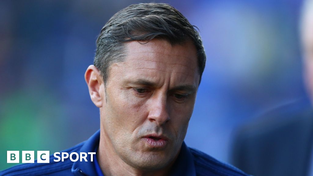 Ipswich Town: Paul Hurst vows to fight on after defeat at Leeds - BBC Sport