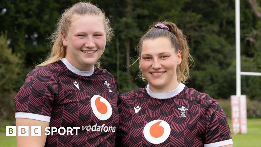 Wales Women: Pyrs sisters aiming to team up for country - BBC Sport