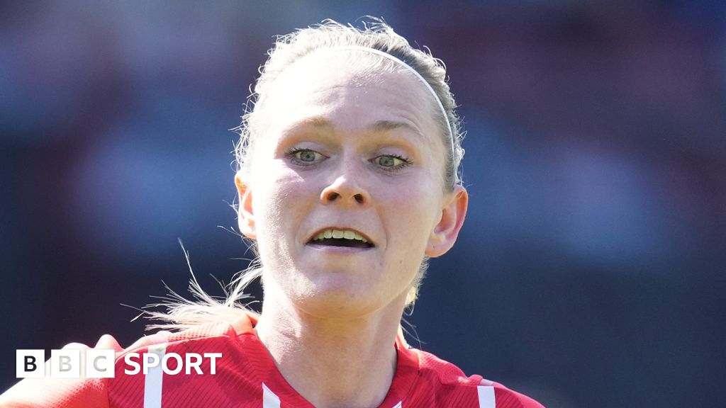 Amalie Thestrup: Danish striker joins WSL side West Ham on loan - BBC Sport