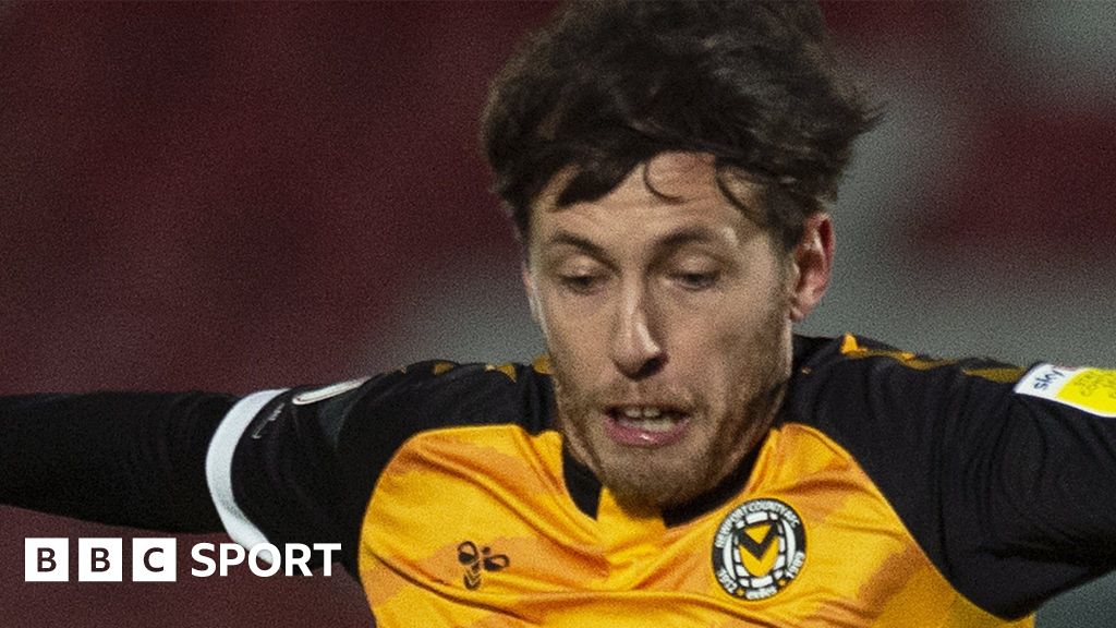 Jamie Devitt: Barrow sign Irish midfielder after Blackpool release ...