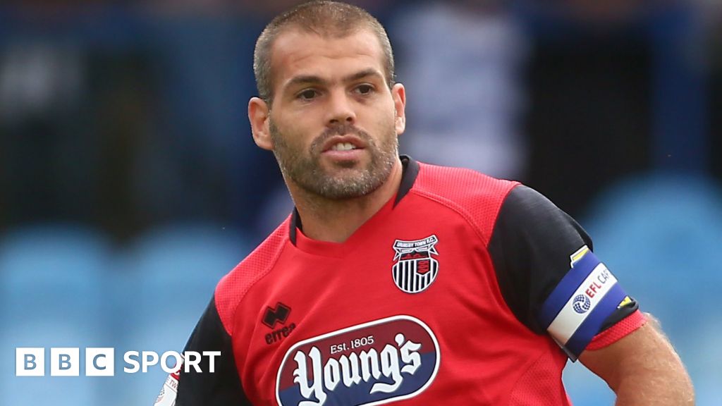 John Welsh: Grimsby Town captain leaves club by mutual consent - BBC Sport