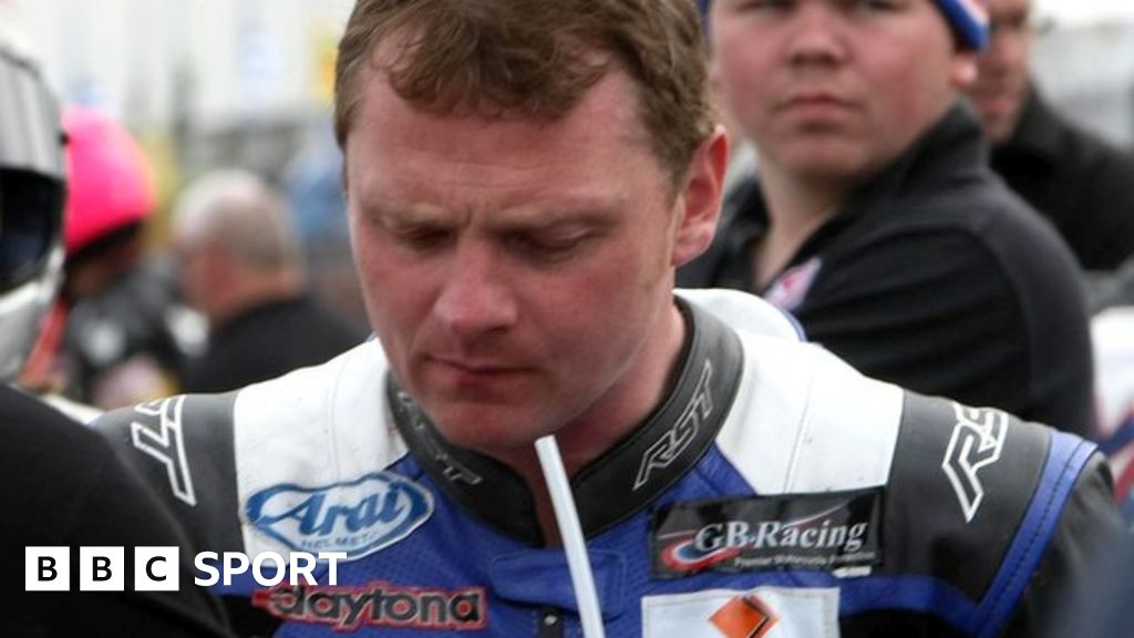 Motorcyclist Stephen Thompson loses arm after NW200 crash - BBC Sport