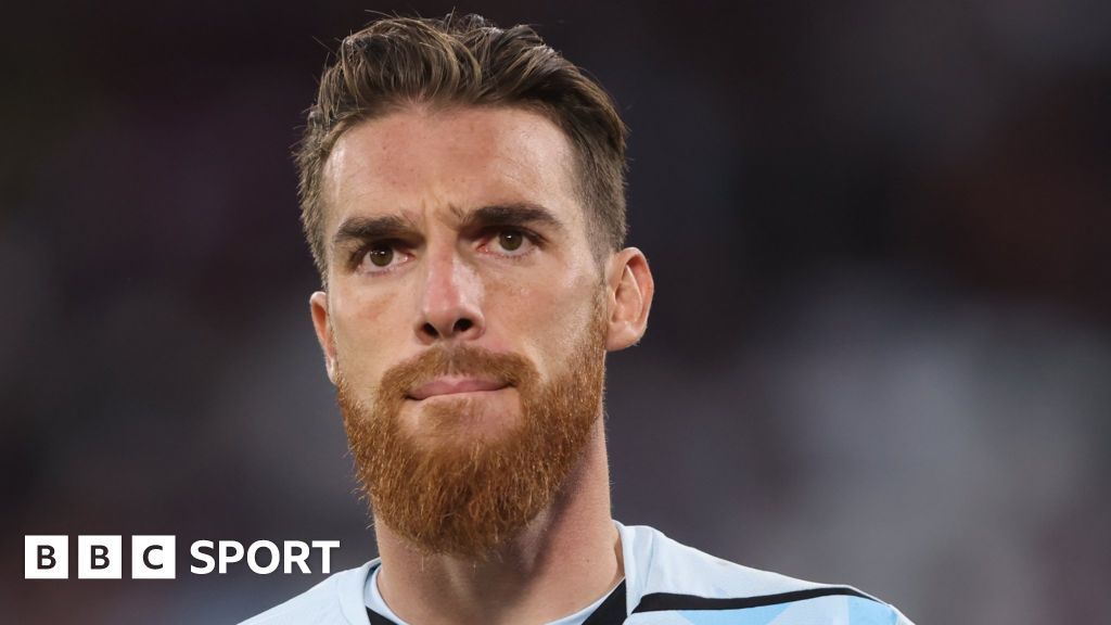 Jose Sa: Wolves goalkeeper has played with broken wrist for almost ...