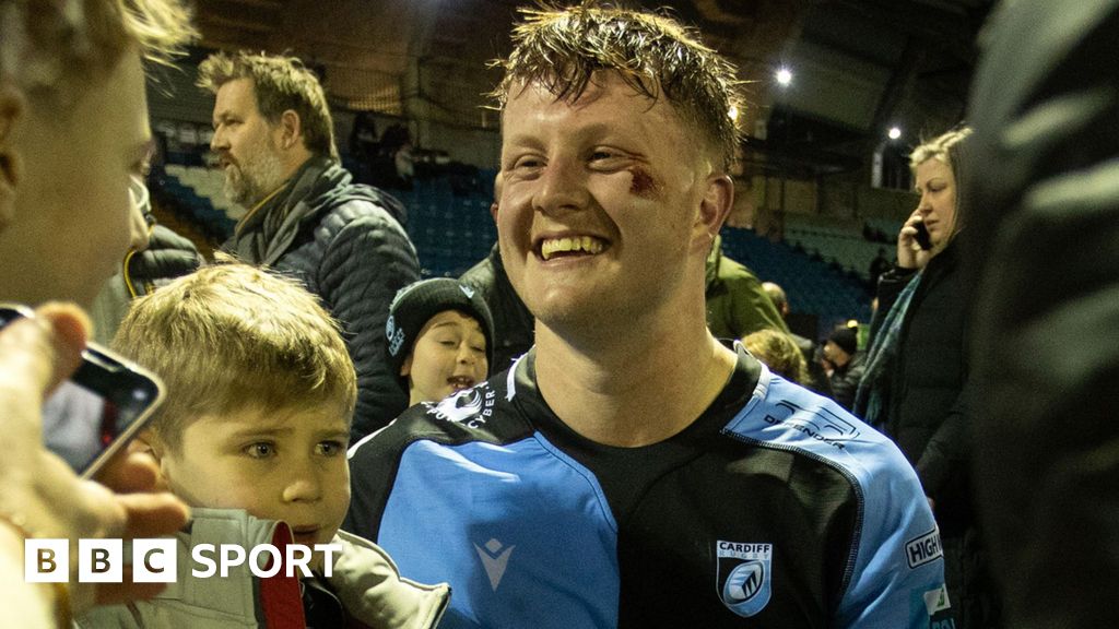 Evan Lloyd: New Wales squad hooker commits to Cardiff - BBC Sport