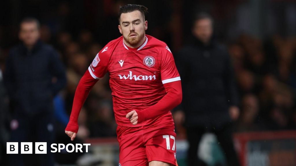 Gillingham sign midfielder Jack Nolan from Accrington Stanley - BBC Sport