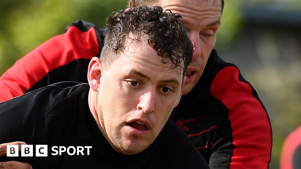 Ryan Elias: Wales hooker looking forward to internal rivalry - BBC Sport