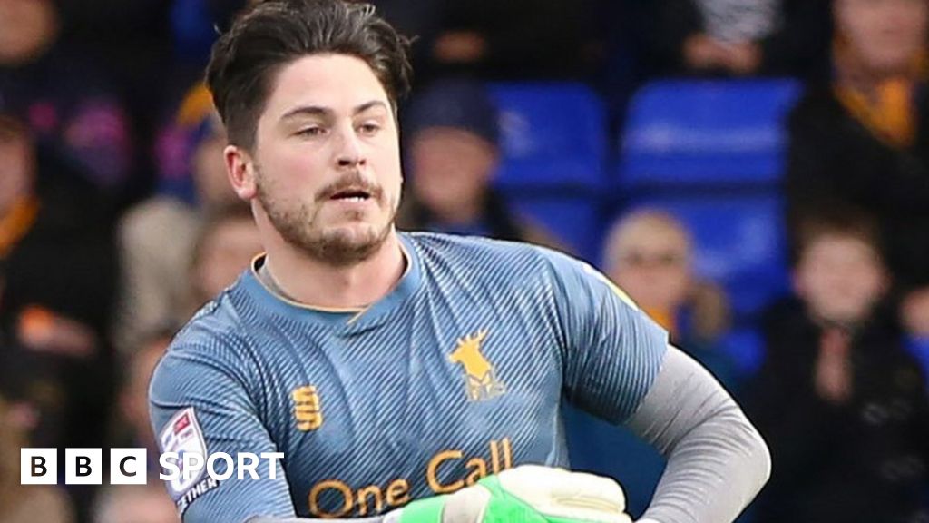 Christy Pym and Aaron Lewis join Mansfield Town - BBC Sport
