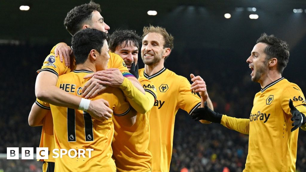 Wolves 1-0 Burnley: Hwang Hee-chan scores winner at Molineux - BBC Sport