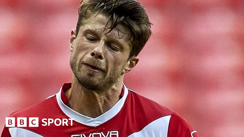 Jason Oswell: Morecambe sign striker from non-league Stockport County ...