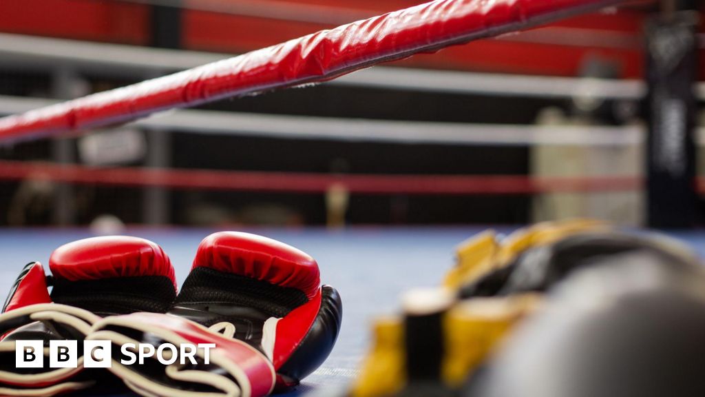 Sherif Lawal: London-based middlweight boxer dies after collapsing ...