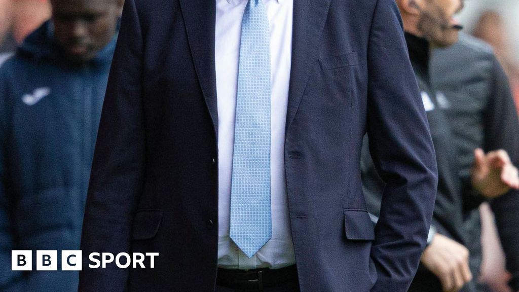 Mackay on 'incredible' refereeing decisions, injuries & staying ...