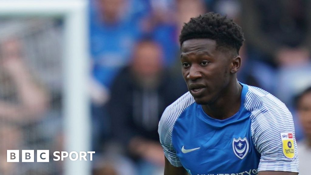 Di'Shon Bernard: Sheffield Wednesday sign ex-Manchester United defender ...