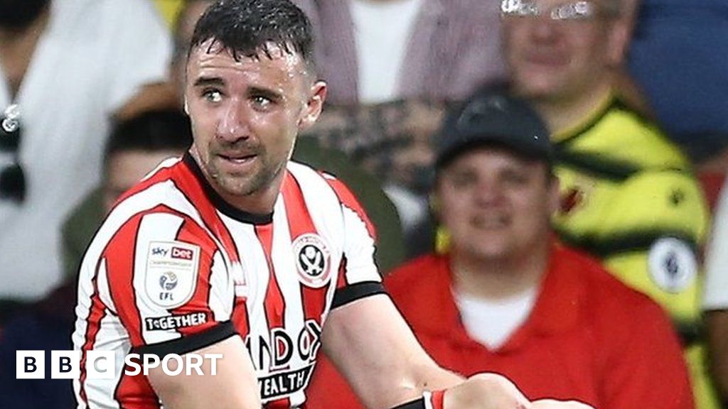 Enda Stevens: Stoke City sign ex-Sheffield United & Aston Villa ...