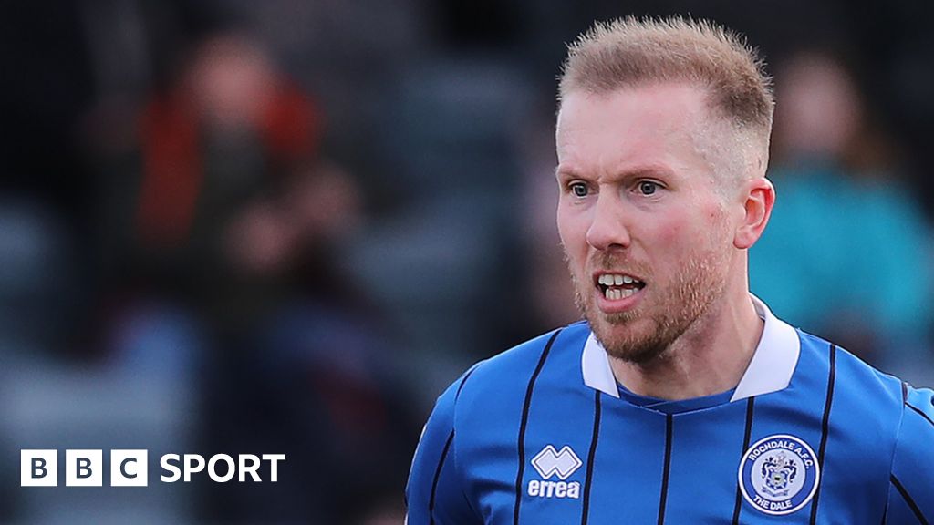 Stephen Dooley: Harrogate Town sign midfielder from Rochdale - BBC Sport