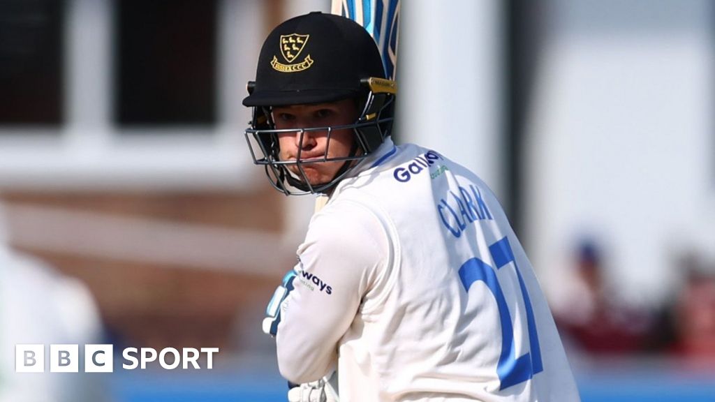 Tom Clark: Sussex batter signs contract extension - BBC Sport