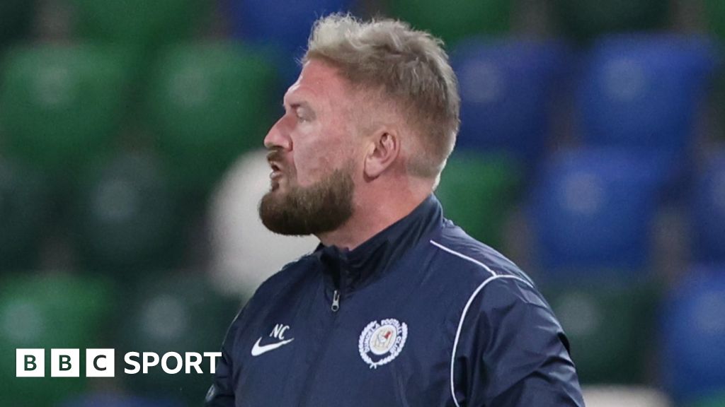 Niall Currie: Dundela boss joins Portadown for second spell - BBC Sport