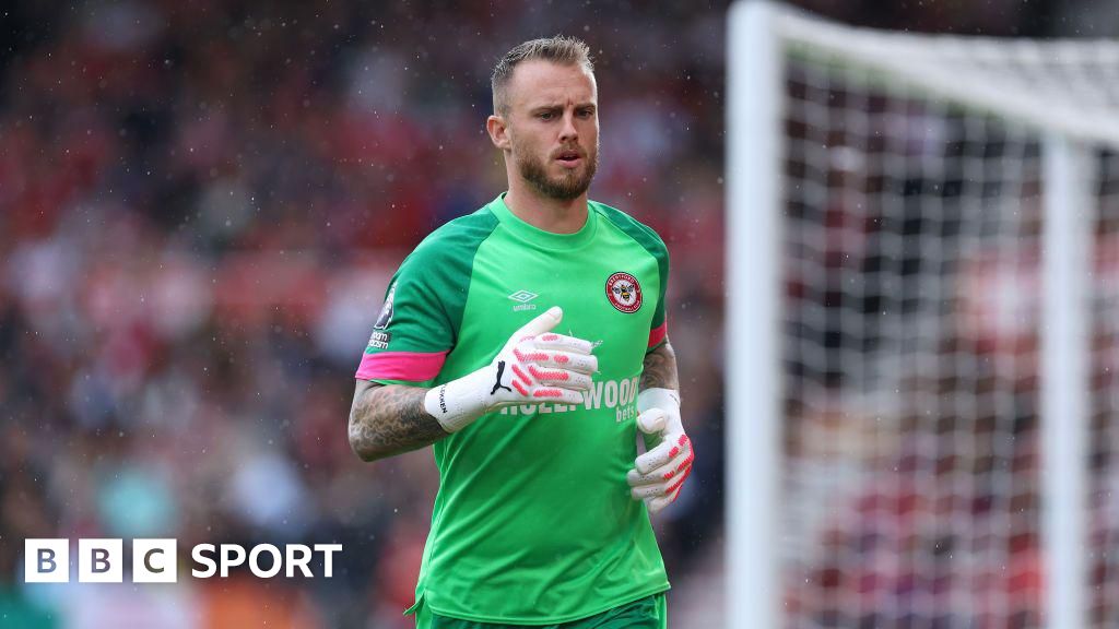 Brentford: Thomas Frank on goalkeeper Mark Flekken - BBC Sport