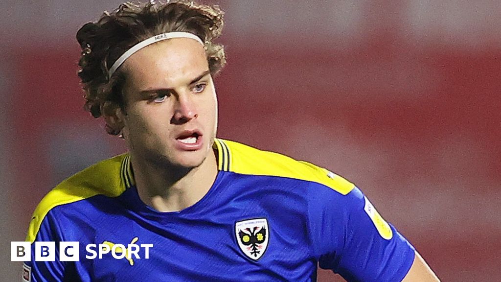 Aaron Pressley: Accrington Stanley sign Brentford striker on loan - BBC ...