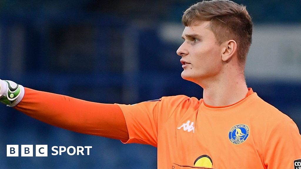 Archie Mair: Lincoln City sign Norwich City goalkeeper on loan - BBC Sport
