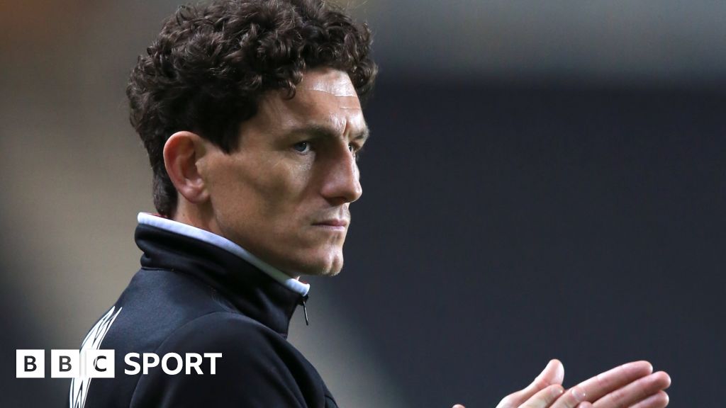 MK Dons: Keith Andrews leaves first-team coaching job - BBC Sport