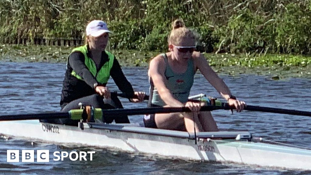 Boat Race 2021: Split loyalties add extra edge to women's race - BBC Sport