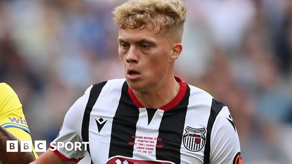 Andy Smith: Grimsby Town re-sign Hull City defender on loan - BBC Sport