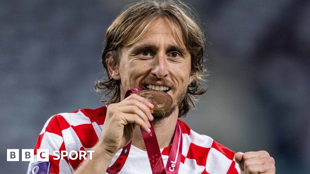 Luka Modric: Croatia captain to keep playing international football ...