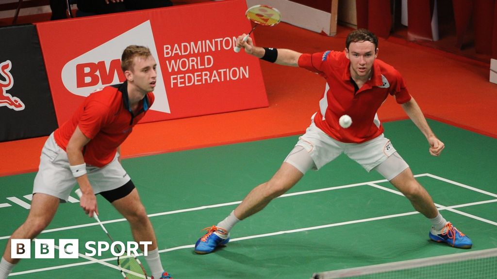 Badminton: Scots Martin Campbell and Patrick MacHugh to retire - BBC Sport