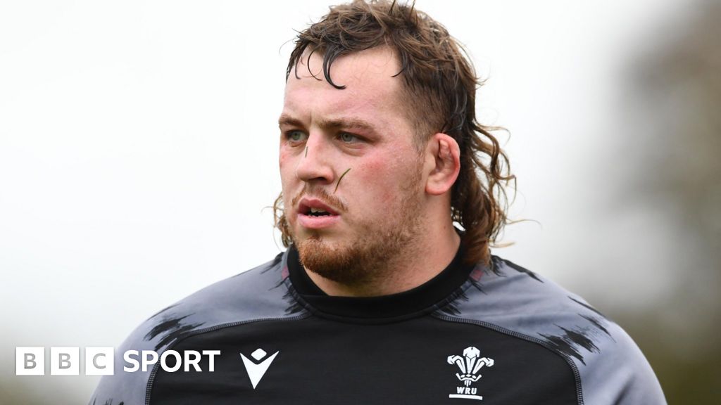 Sam Wainwright: Wales prop joins Scarlets from Saracens - BBC Sport