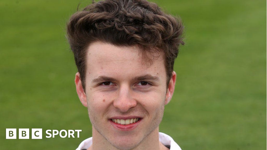 Nick Potts: Derbyshire fast bowler signs three-year contract - BBC Sport