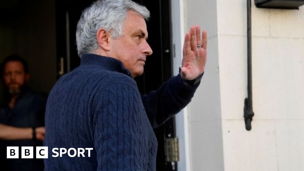 Jose Mourinho: Tottenham sack manager after 17 months - BBC Sport