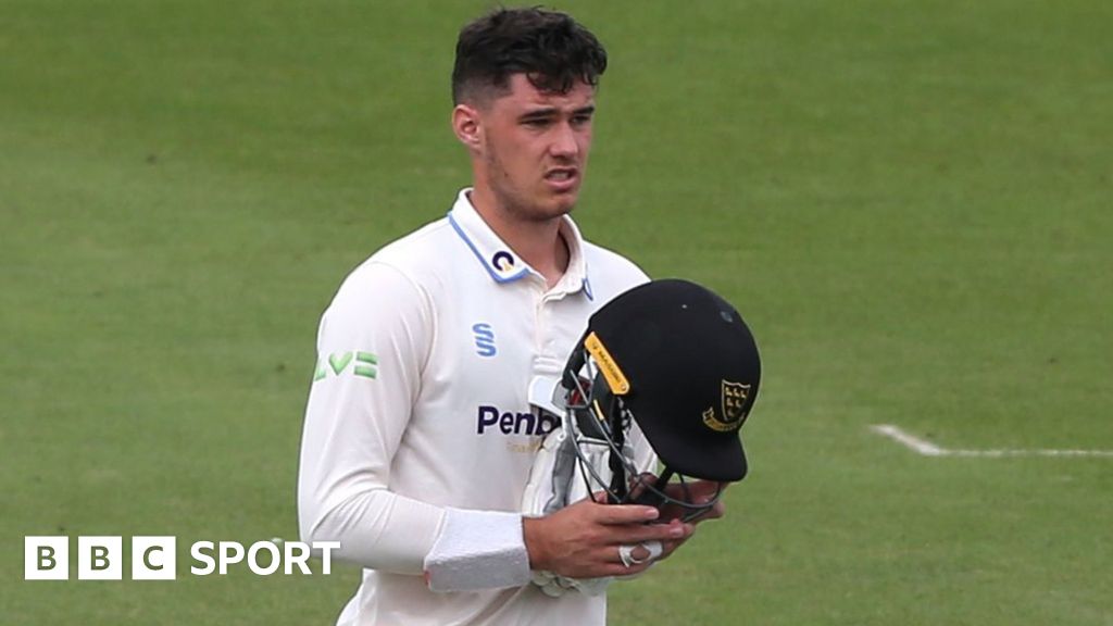 Tom Clark: Sussex opener signs two-year contract extension - BBC Sport