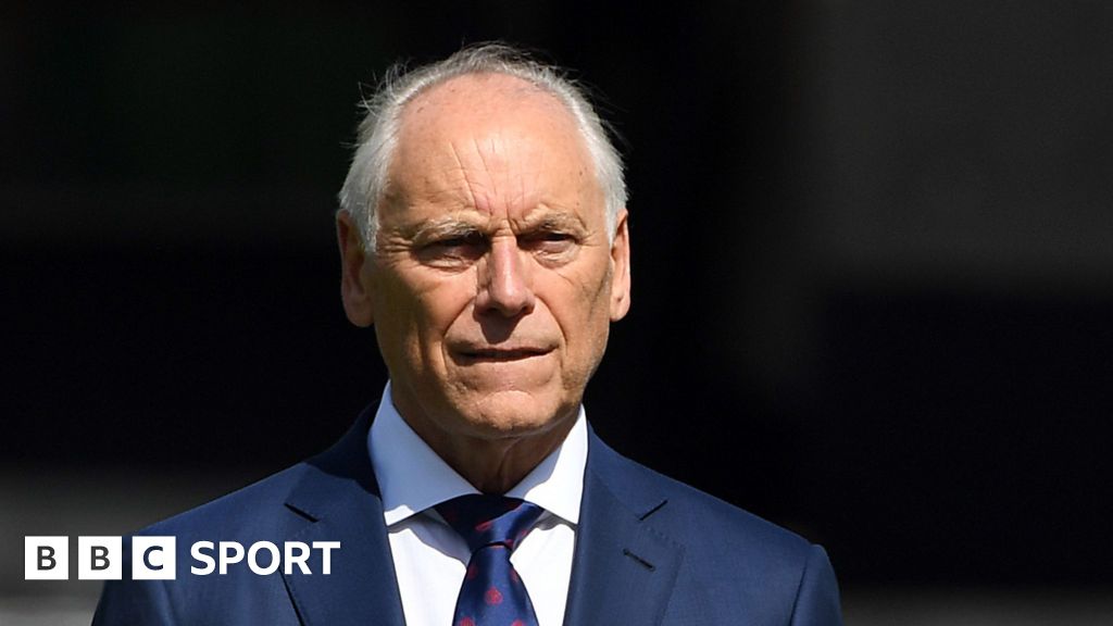 Yorkshire cricket: MP says return to club for Colin Graves would be a 'disaster' - BBC Sport