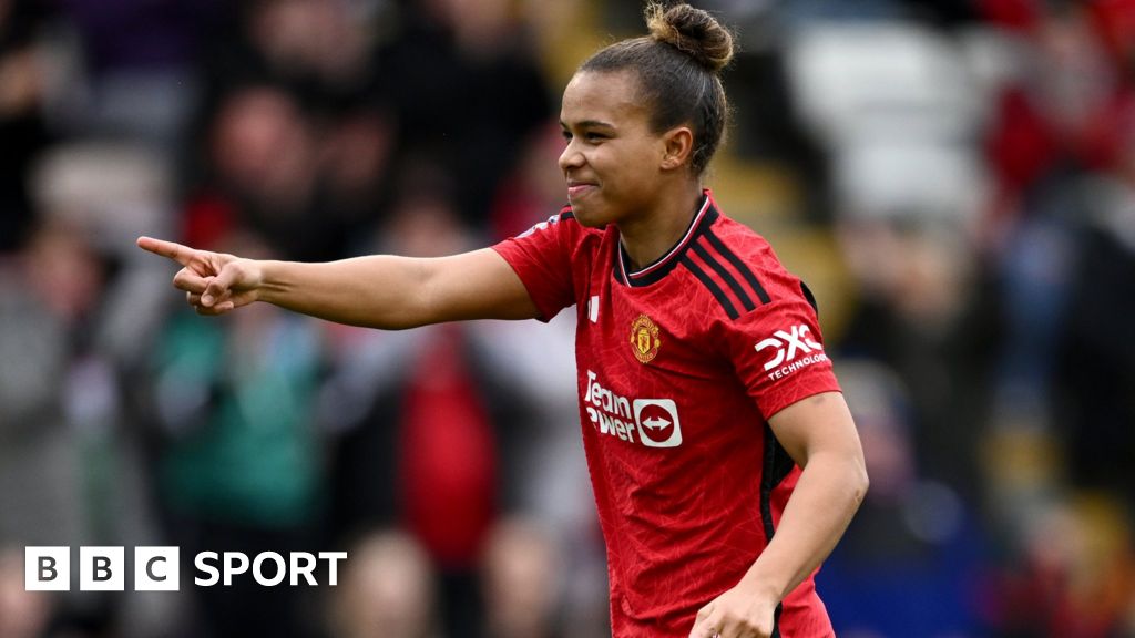 Nikita Parris: Man Utd can compete with Man City in WSL derby - BBC Sport